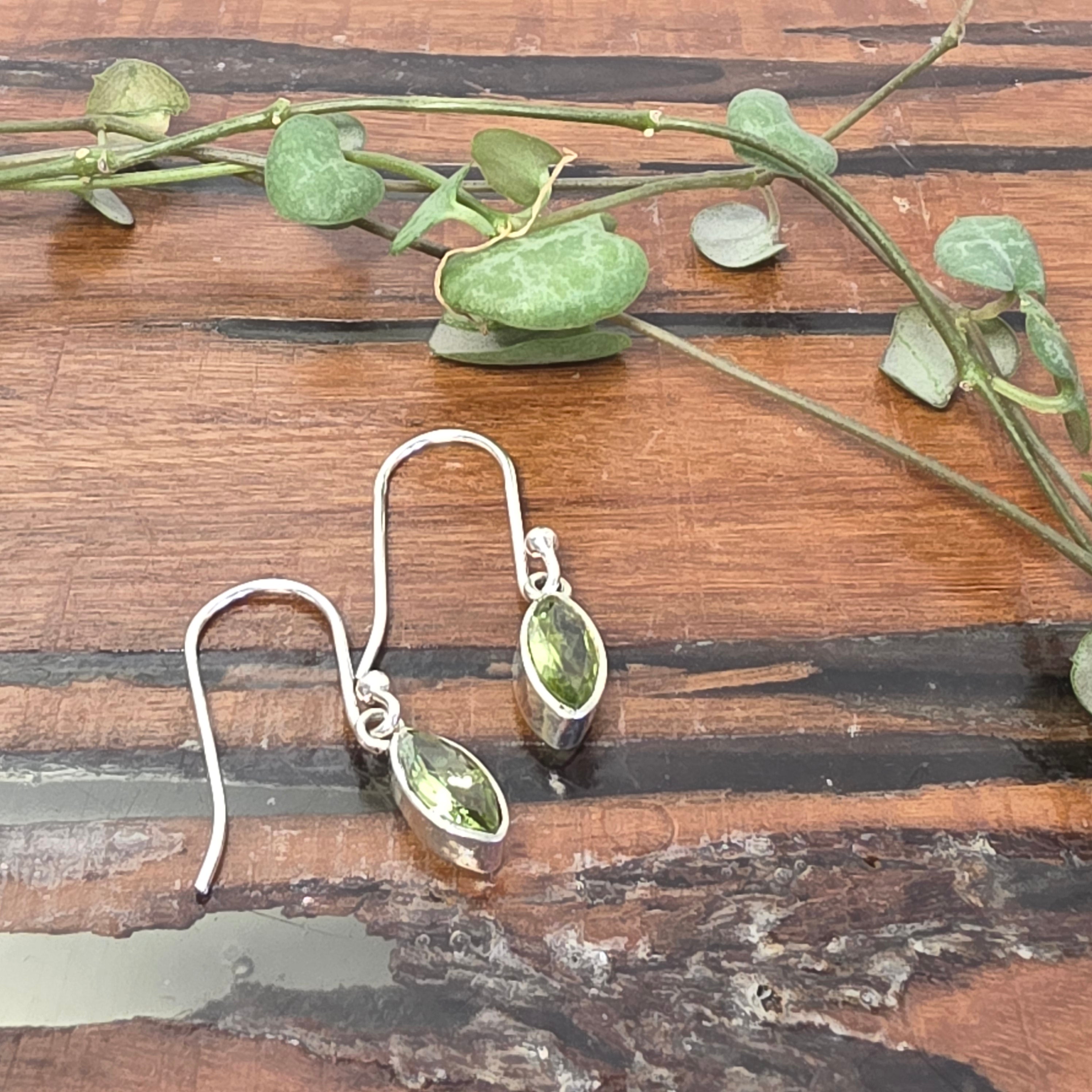 Peridot - Earrings – Mel'z Place